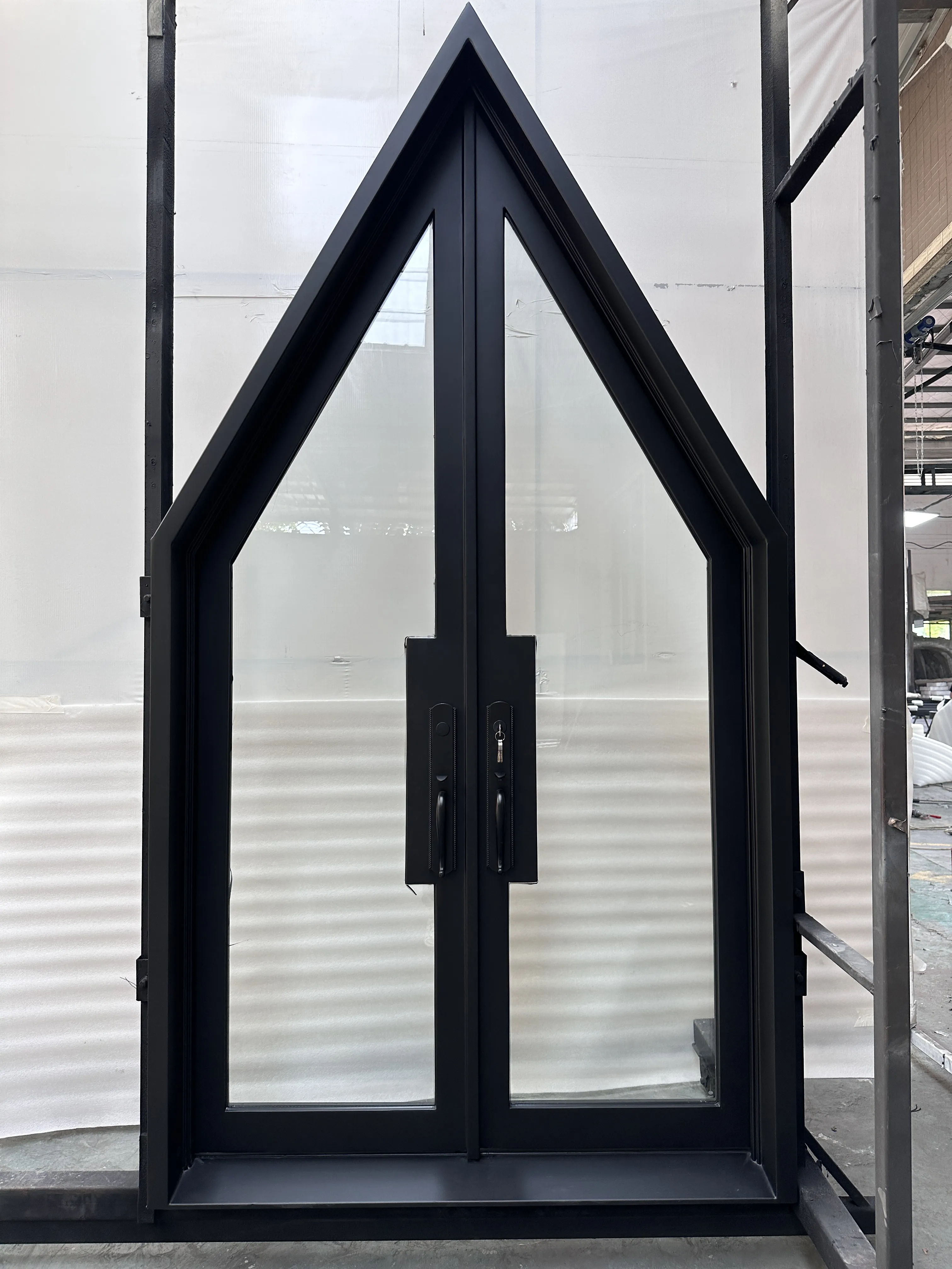 IC1125 – Apex Iron Doors