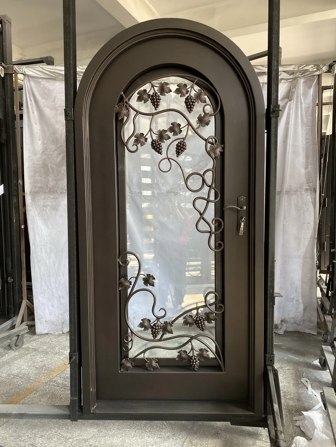IW1031 – Apex Iron Doors