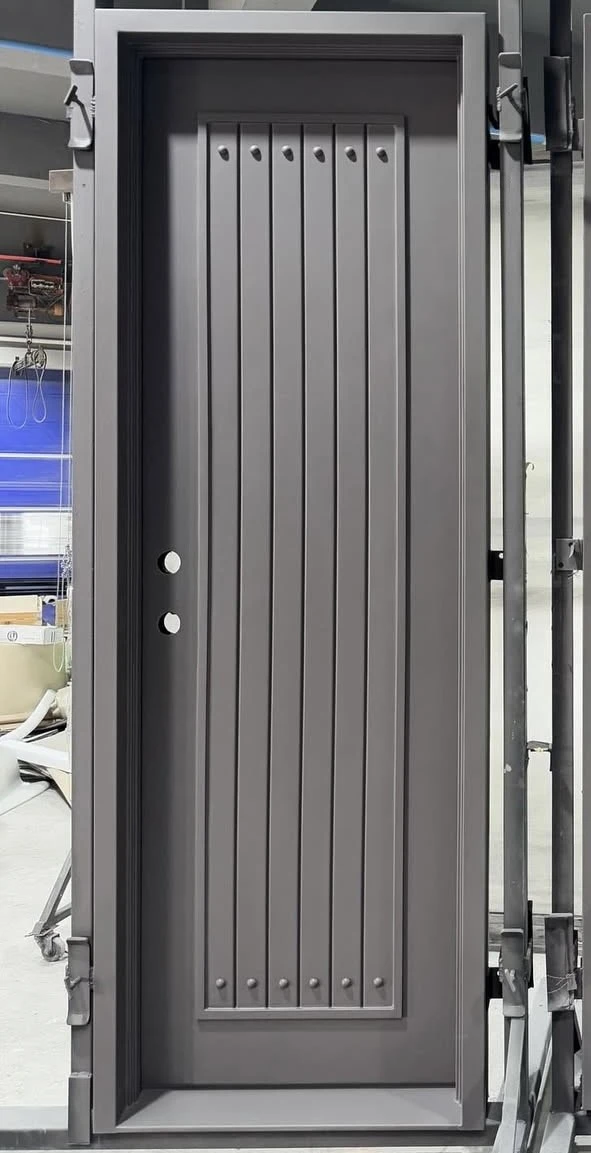 IT1040 – Apex Iron Doors